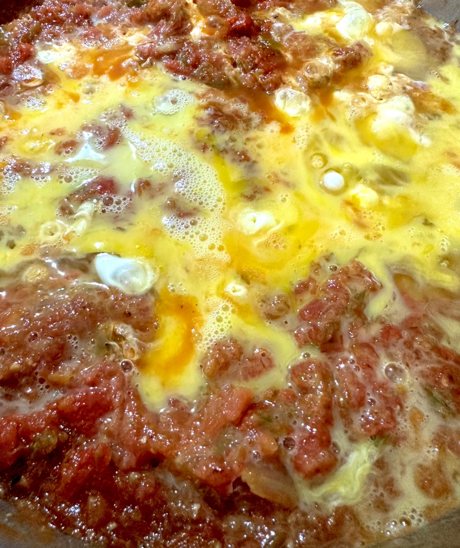 Turkish Style Spicy Egg Scramble in Tomatoes (Menemen) - Olive Sunshine